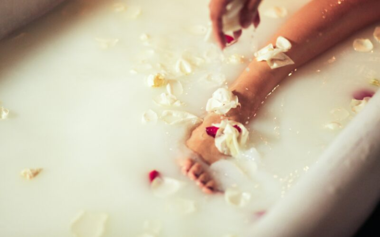 DIY Cleopatra Milk Bath: Recreate Timeless Queen's Secret to Youth at ...